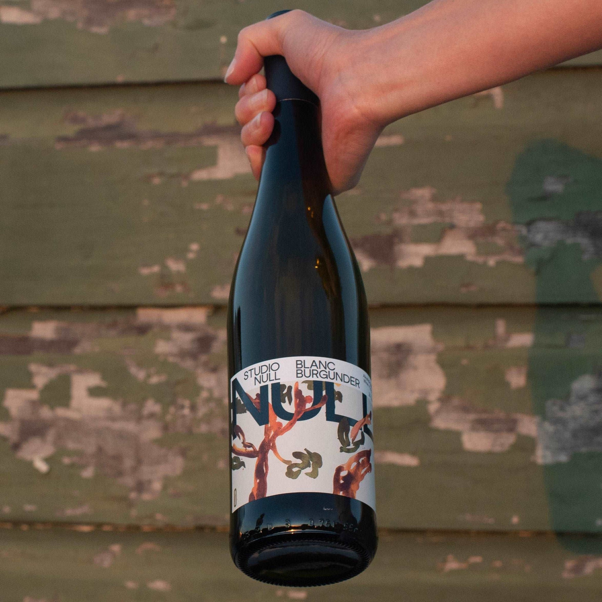 Non-Alcoholic White Wine | Studio Null